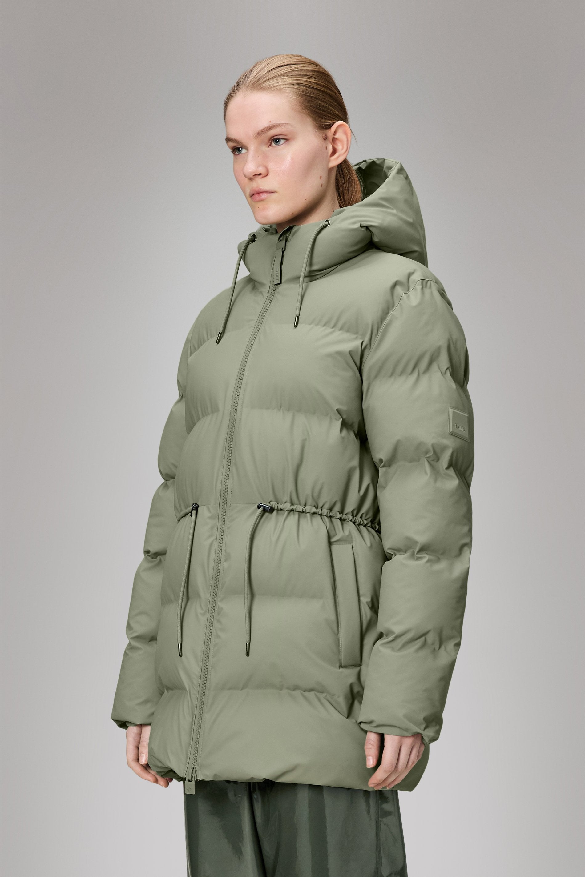 ALTA LONG PUFFER STRING JACKET W3T4 DRIFT – BYHA.NO
